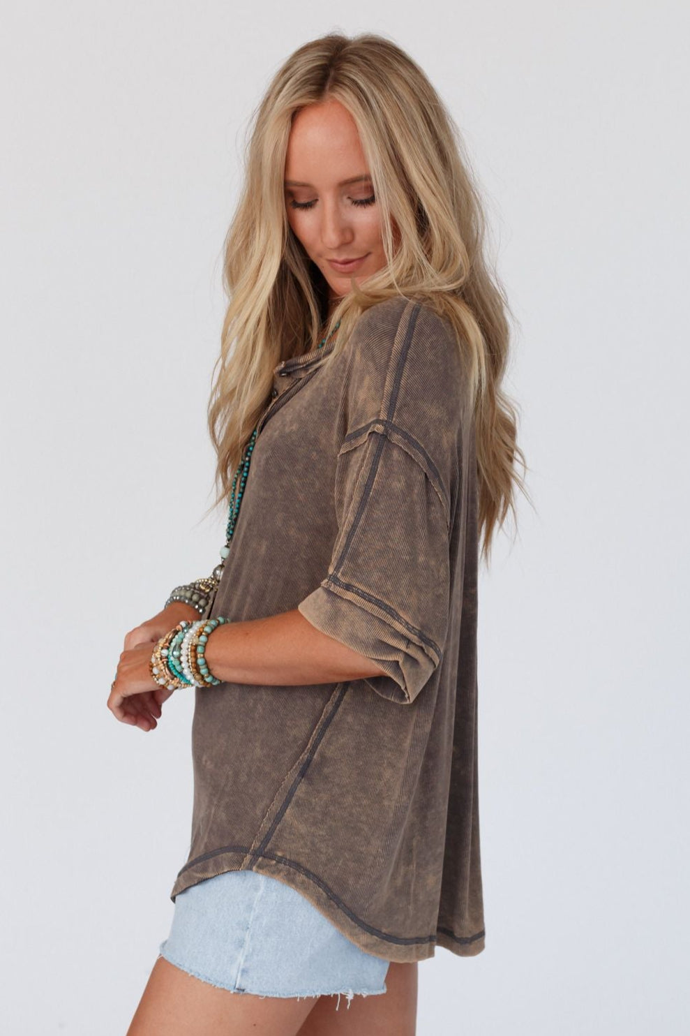 Time Flies Round Hem Top - Gray – Three Bird Nest